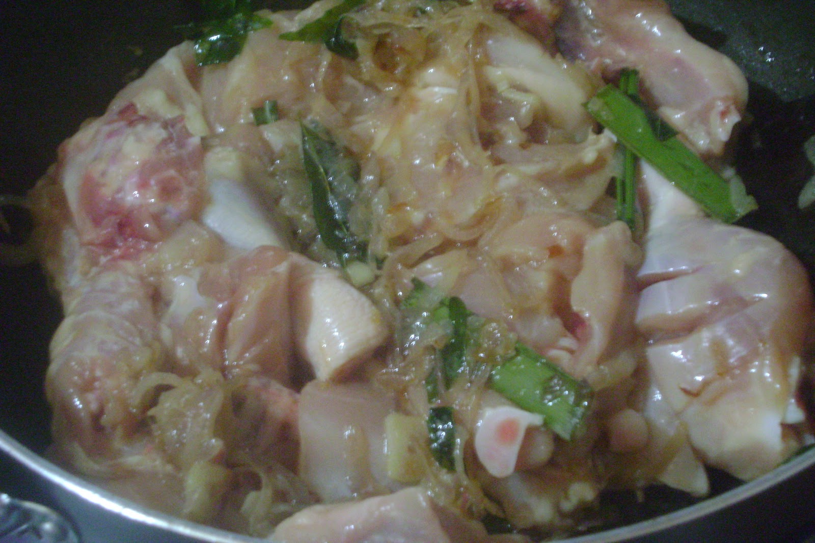 Nadiya's Tastes Of Maldives: Hanaakuri Kukulhu (Stove roasted chicken ...