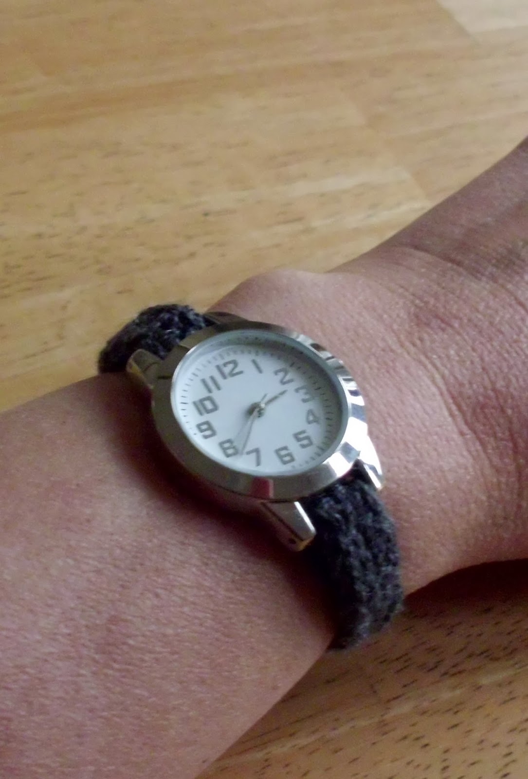 Great Balls of Wool: My easy crochet watch strap....