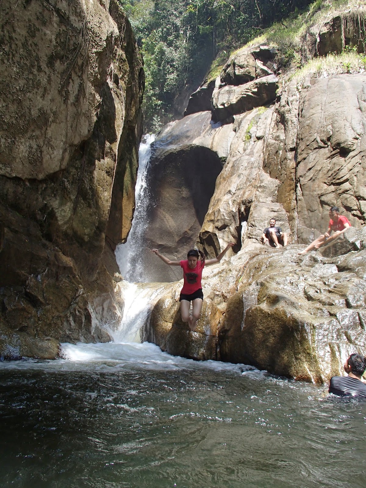 THE QUANTUM SINGULARITY: Chilling at Chiling Waterfall