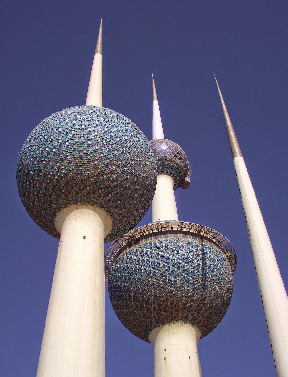 YoungManGoneWest: Kuwait - Kuwait Tower