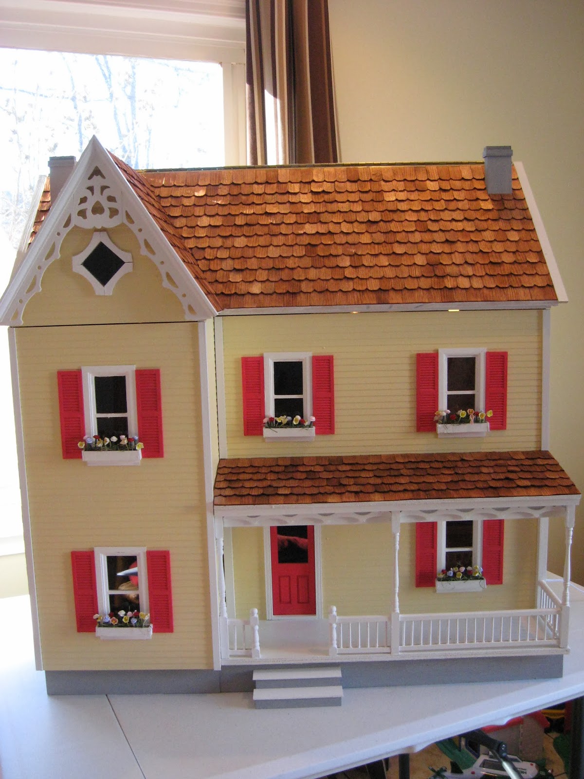 Little Darlings Dollhouses: Front Opening Greenacres