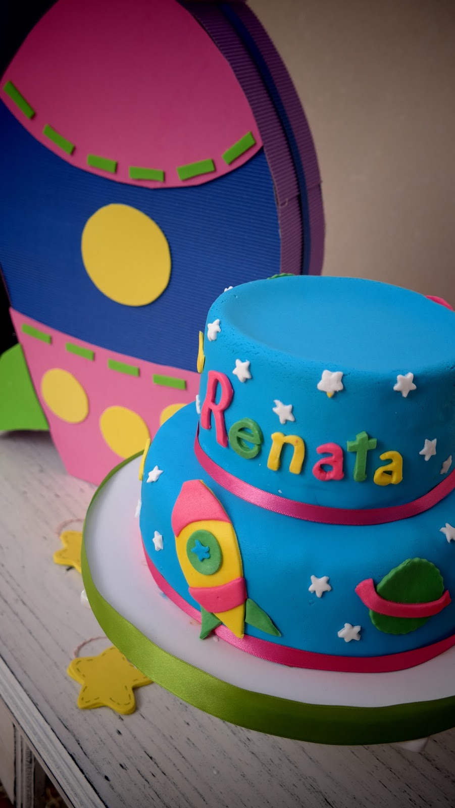 Cumples Tematicos: Space ship cake: Torta y piñatas espaciales