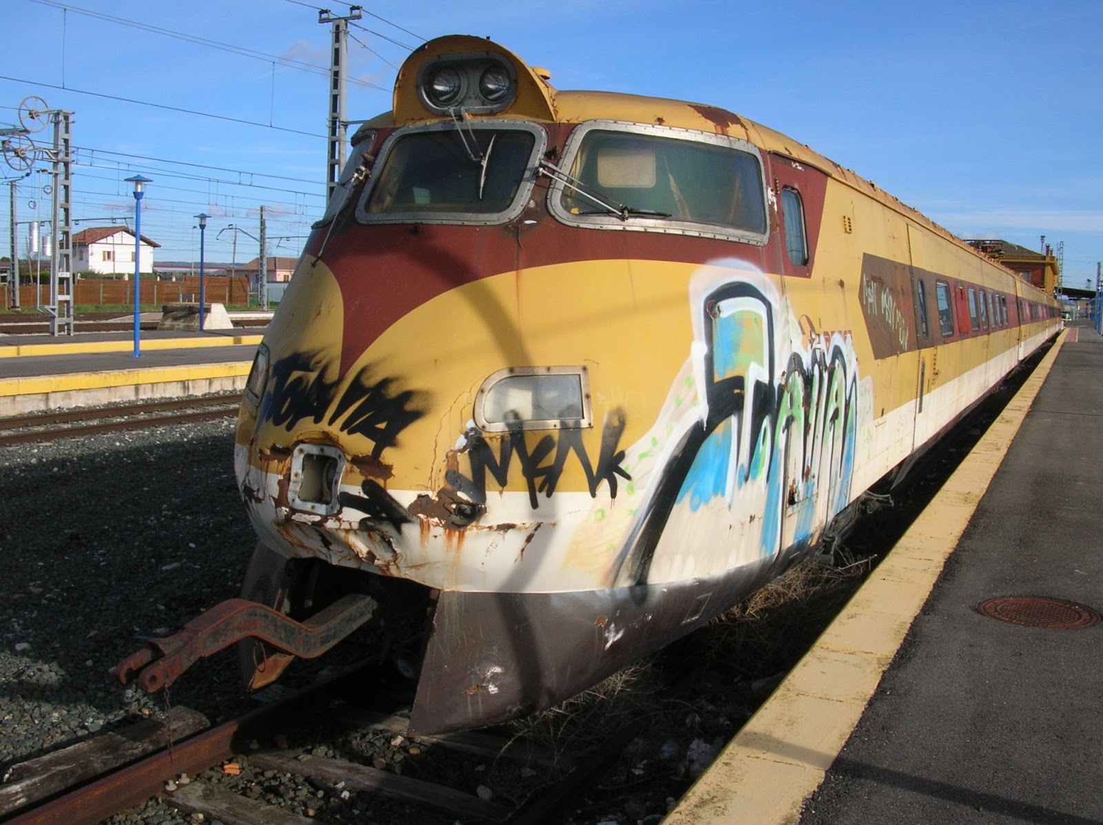 Renfe serie 443 "platanito" un tren basculante y singular