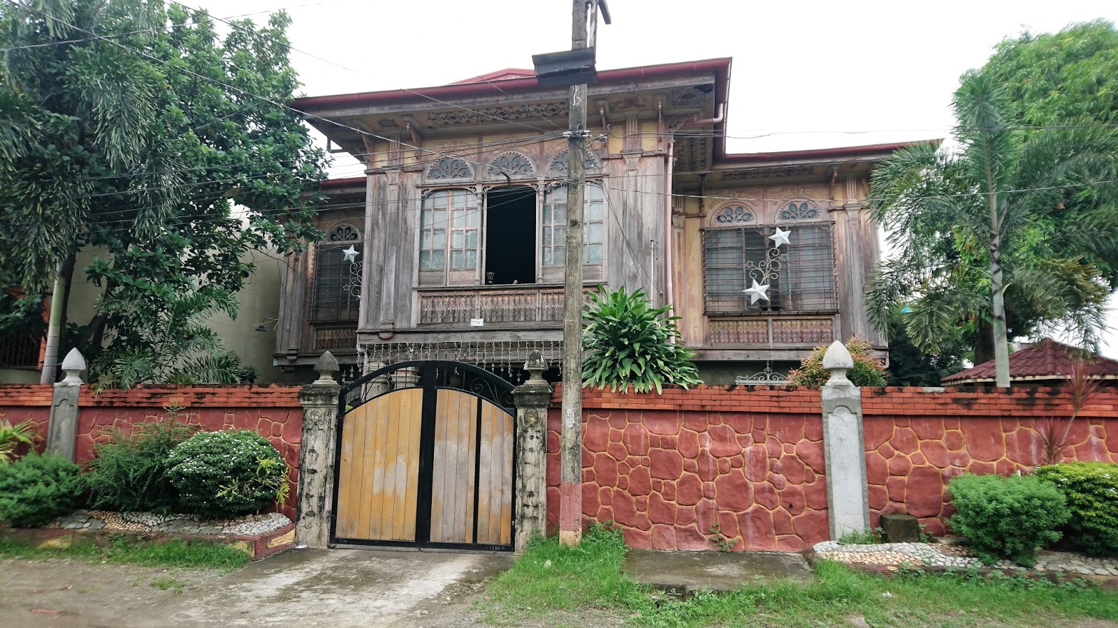 iCONoclast: Gapan City’s Old Casa Municipal Undergoing Restoration