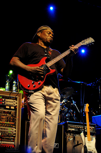 Frank Zappa Reviews: Ray White