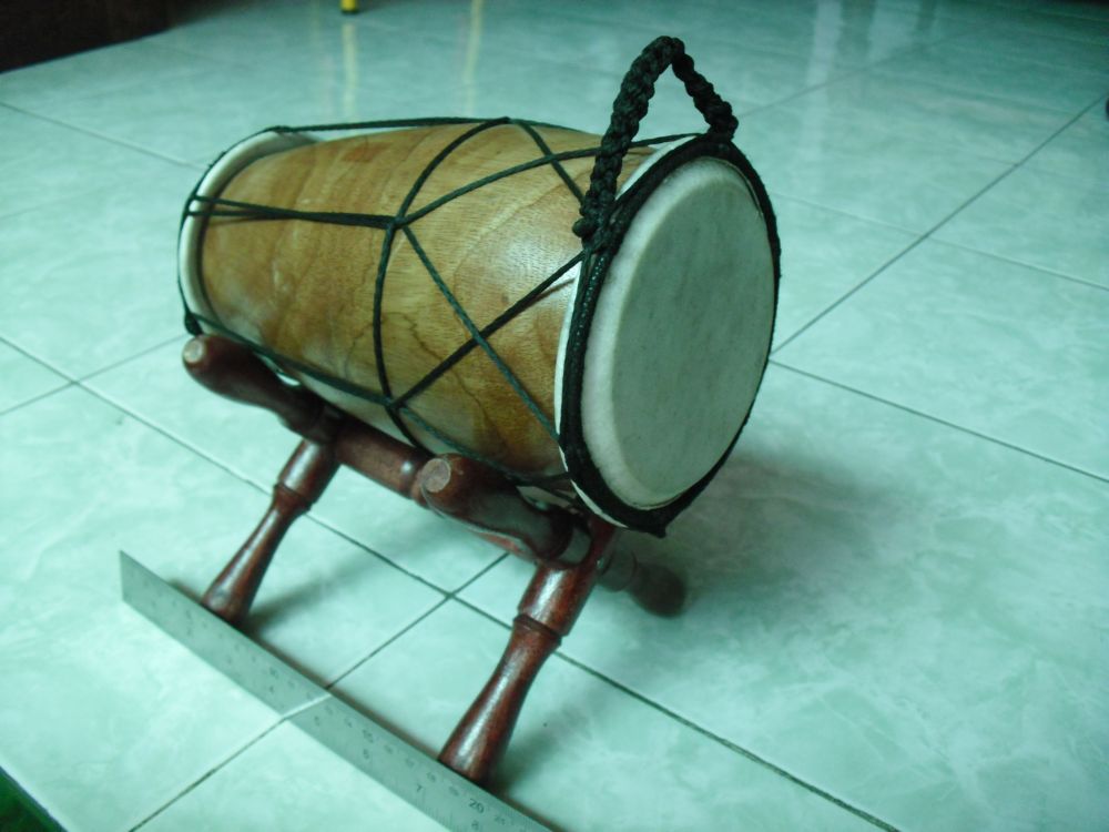 Handycraft &Souvenir: Miniatur Beduk antik