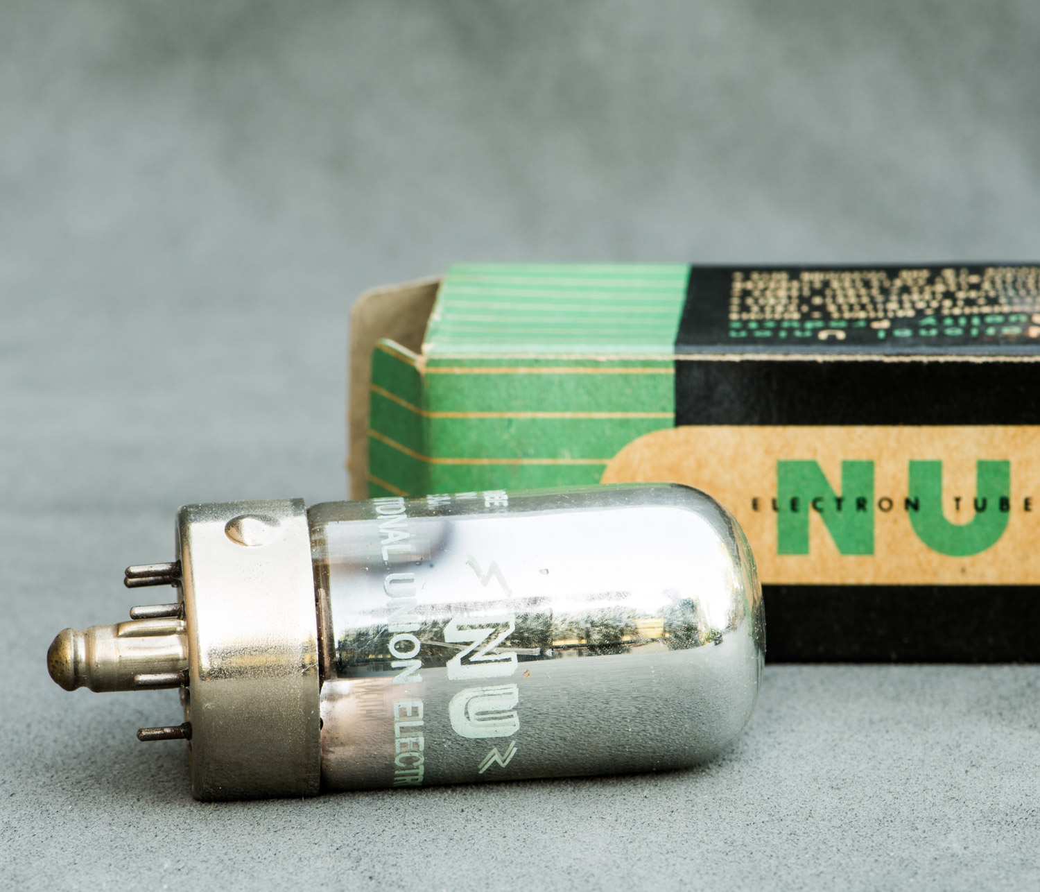 VinylSavor: Tube of the Month : The 7A4