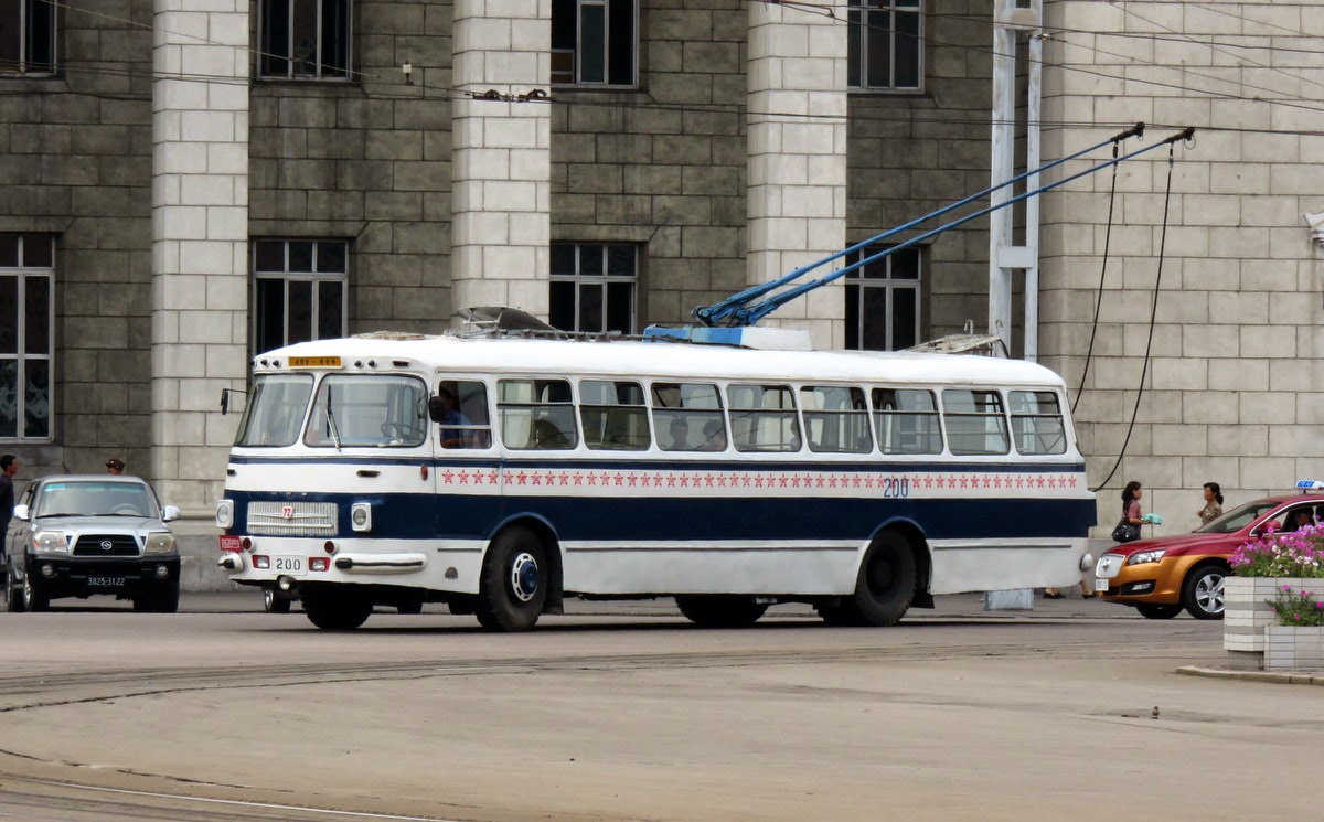 Richard's Tram Blog: PYONGYANG DPRK - TROLLEYBUSES AUGUST 2014 (2)