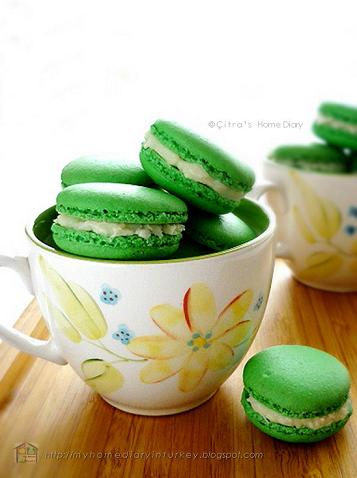 Citra's Home Diary: Pandan Macarons with Coconut Cream filling #stepbystep
