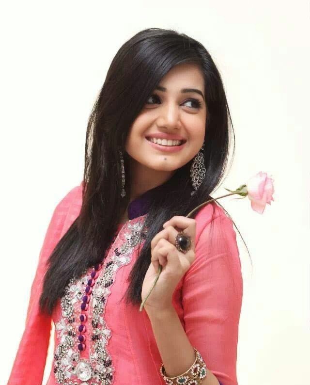 Beautiful Anum Fayyaz HD Wallpaper - all 4u stars wallpaper