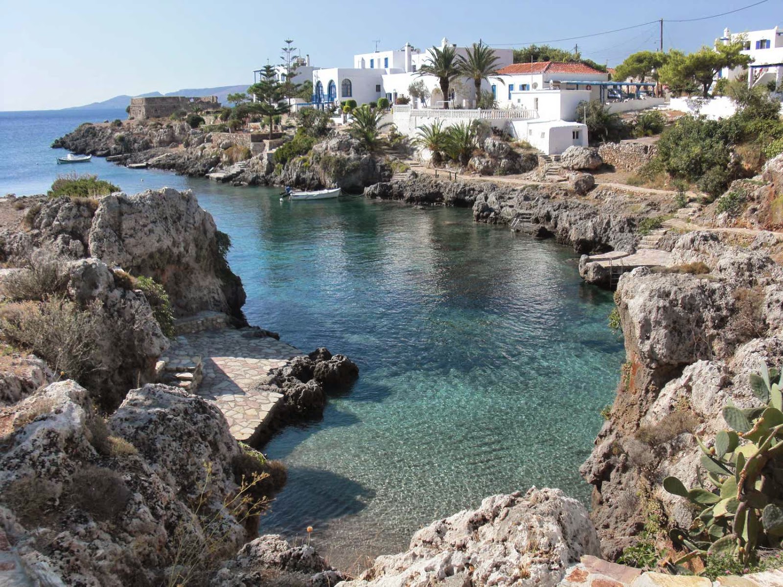 Une famille en 911 ...: Cythère, l'île de la tranquillité