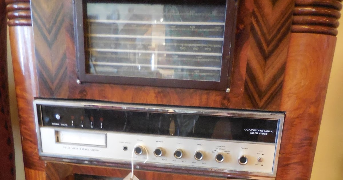 Mark Bellis: Classic 30s era radio modded into an 8 track!