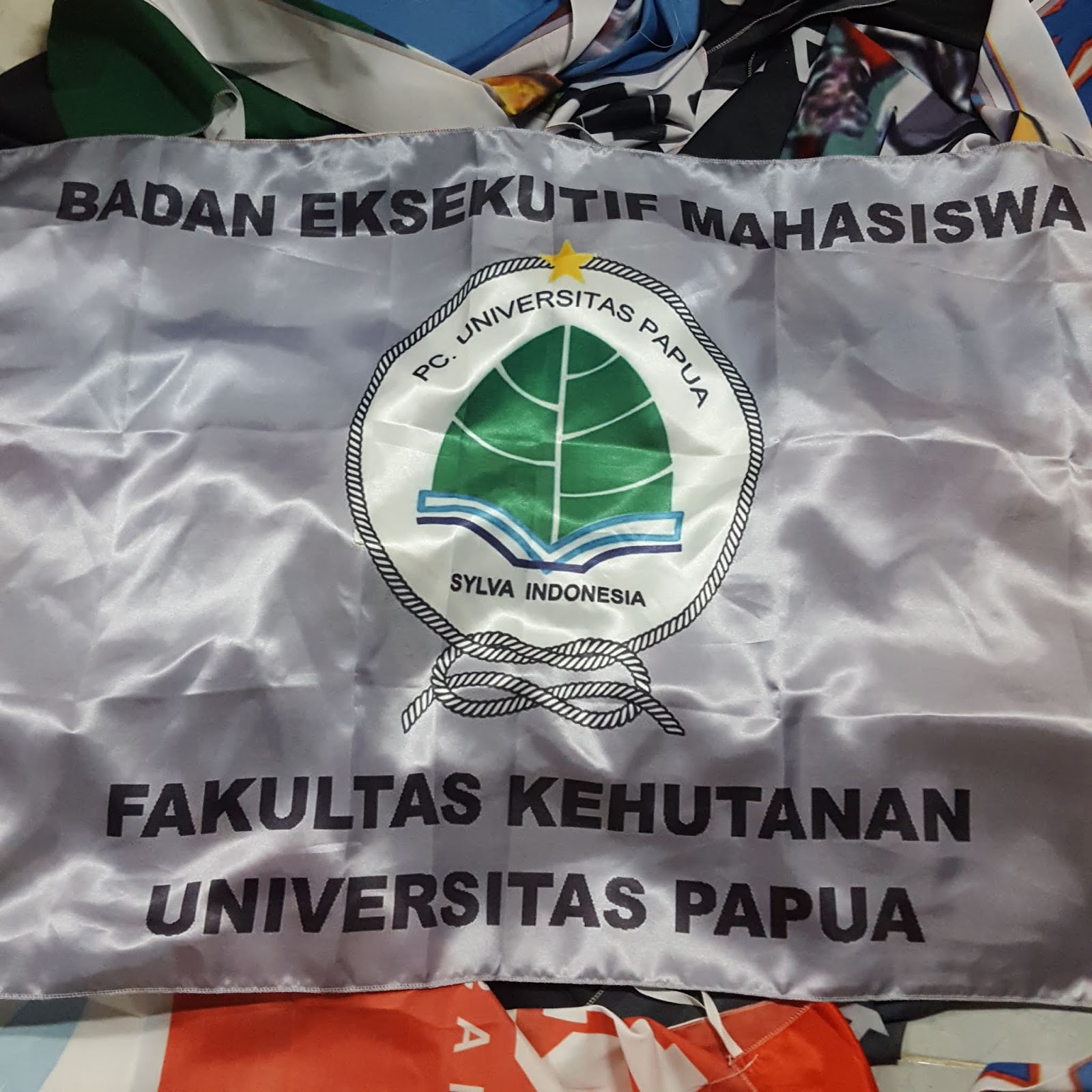 Contoh Bendera - SUPPORTERMANIA