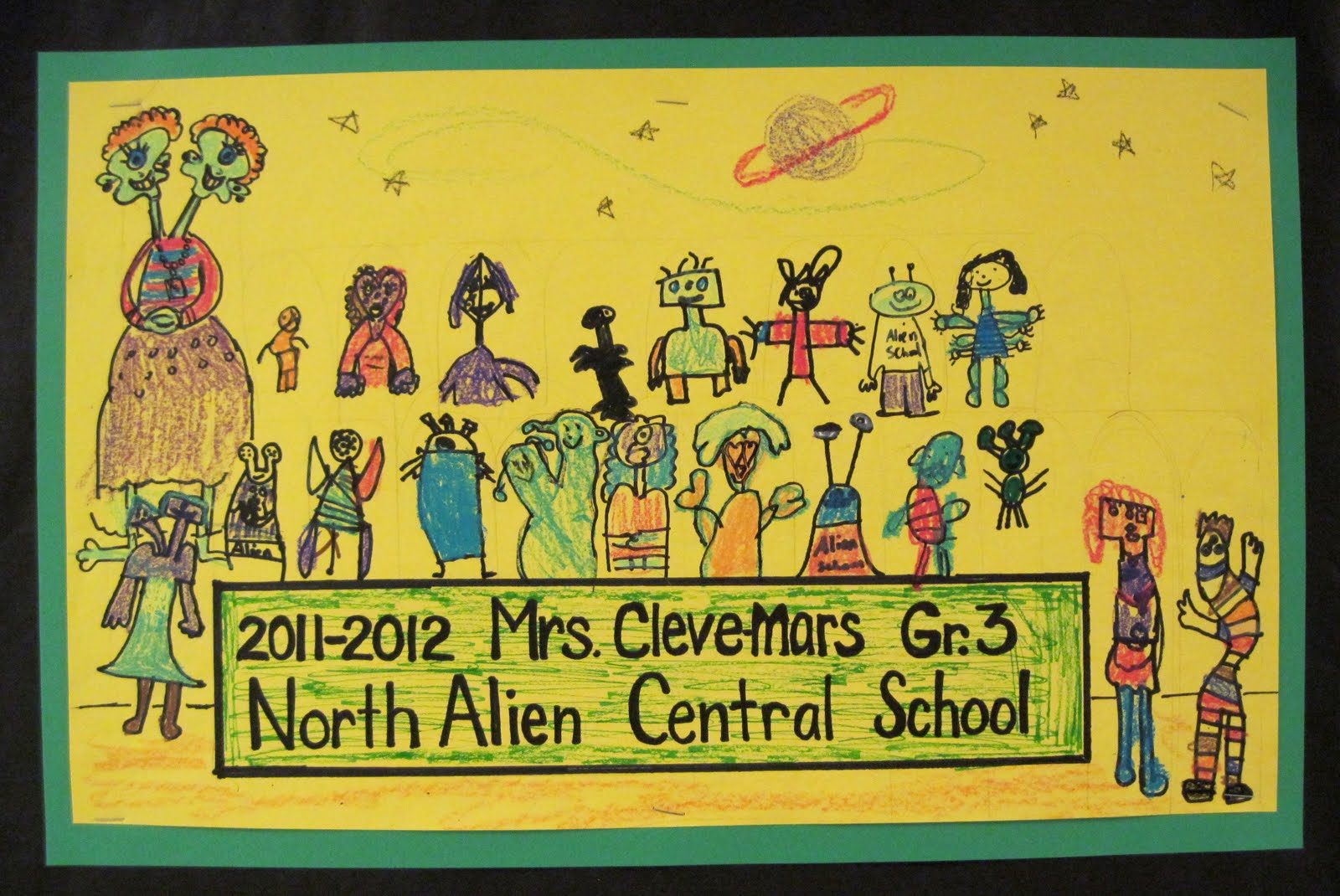 There's a Dragon in my Art Room: Class pictures in Alien School!