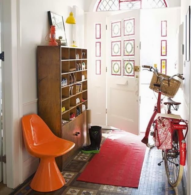 9 Things you Need for an organized Entryway: |Practically Organized