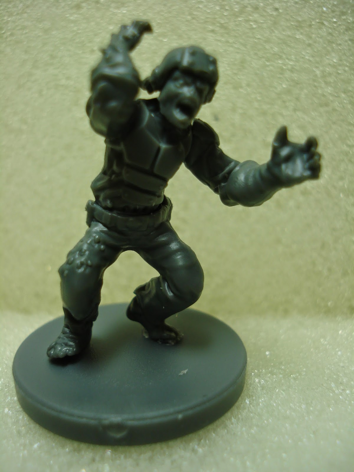 GMorts Chaotica: Mantic Games - 'Hard Plastic' Zombies.