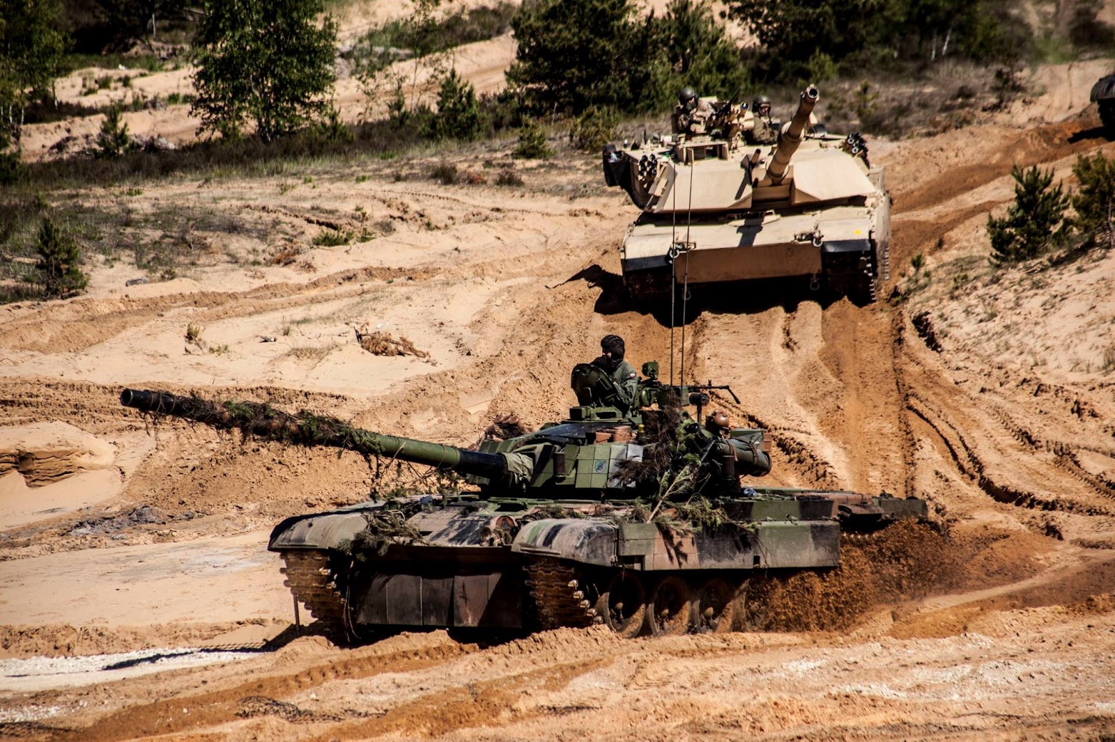 SNAFU!: PT-91 Twardy tanks trained alongside U.S. Marine Corps M1A1 ...