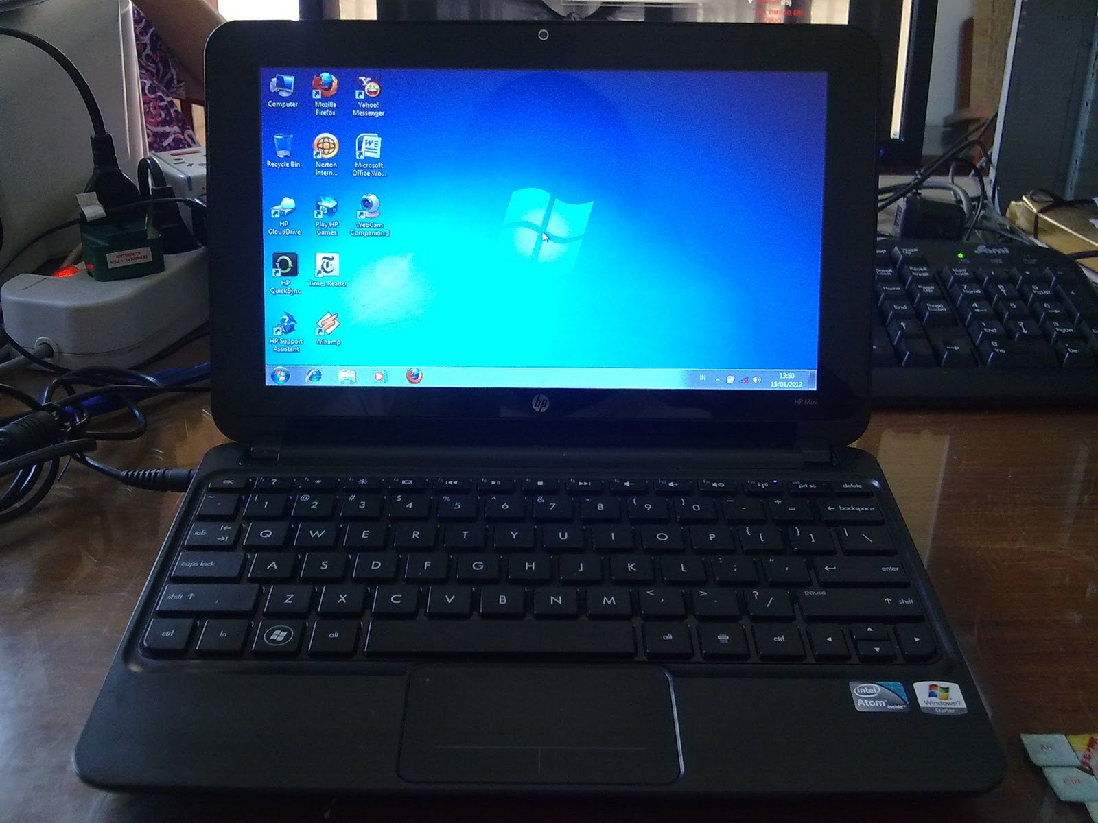 LAPTOP BEKAS SEMARANG REZKA COMPUTER: NETBOOK BEKAS HP MINI 210-1000 TU ...