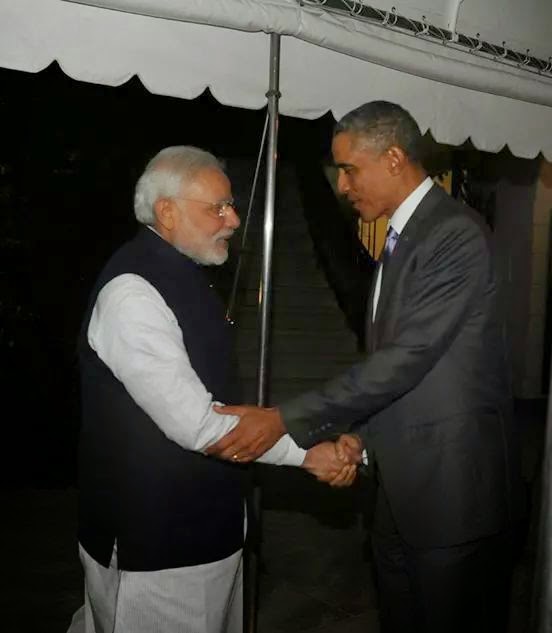 Body Language: WHAT DOES YOUR HANDSHAKE MEAN?