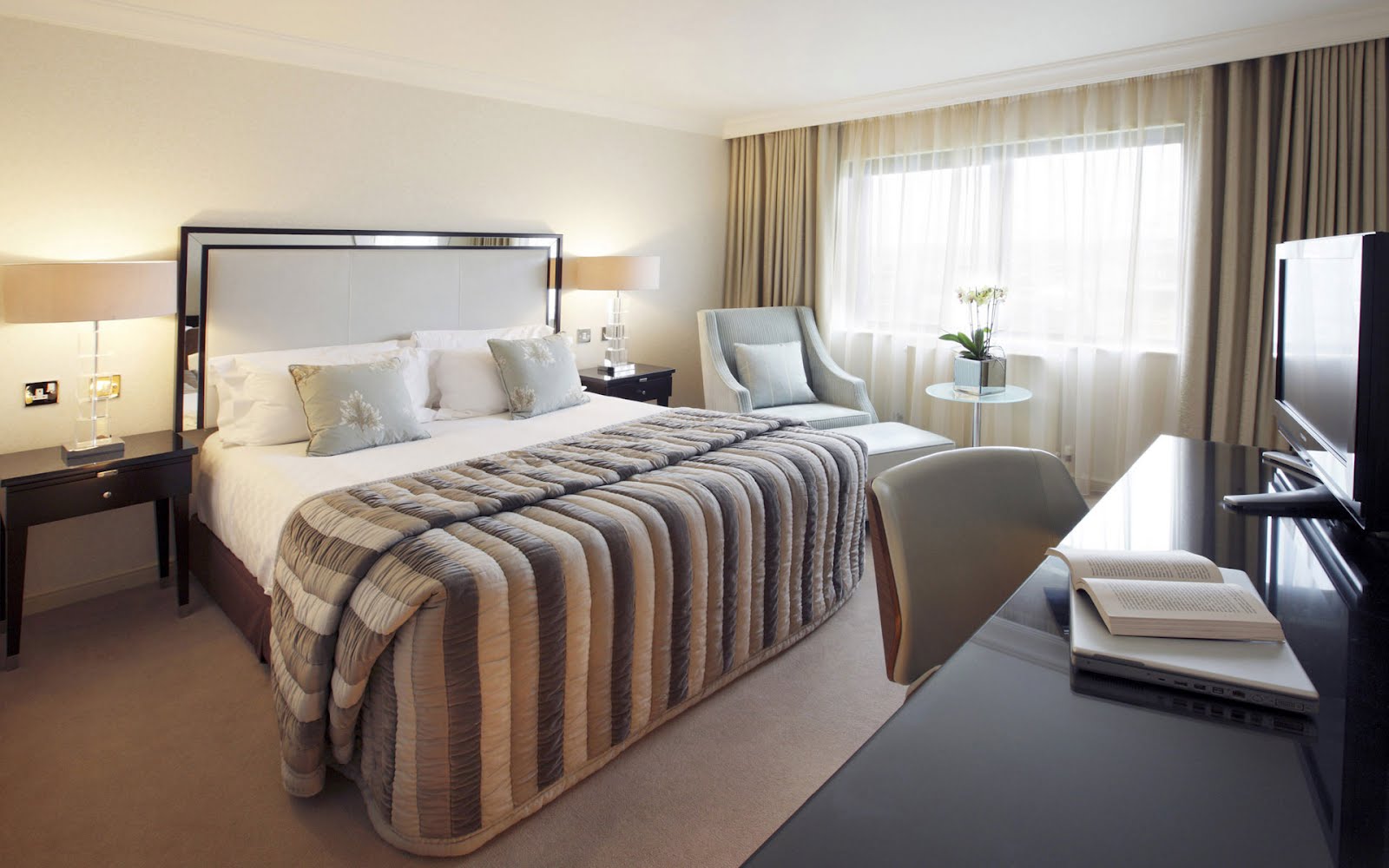 Photos of Bedroom | Streaming Pictures