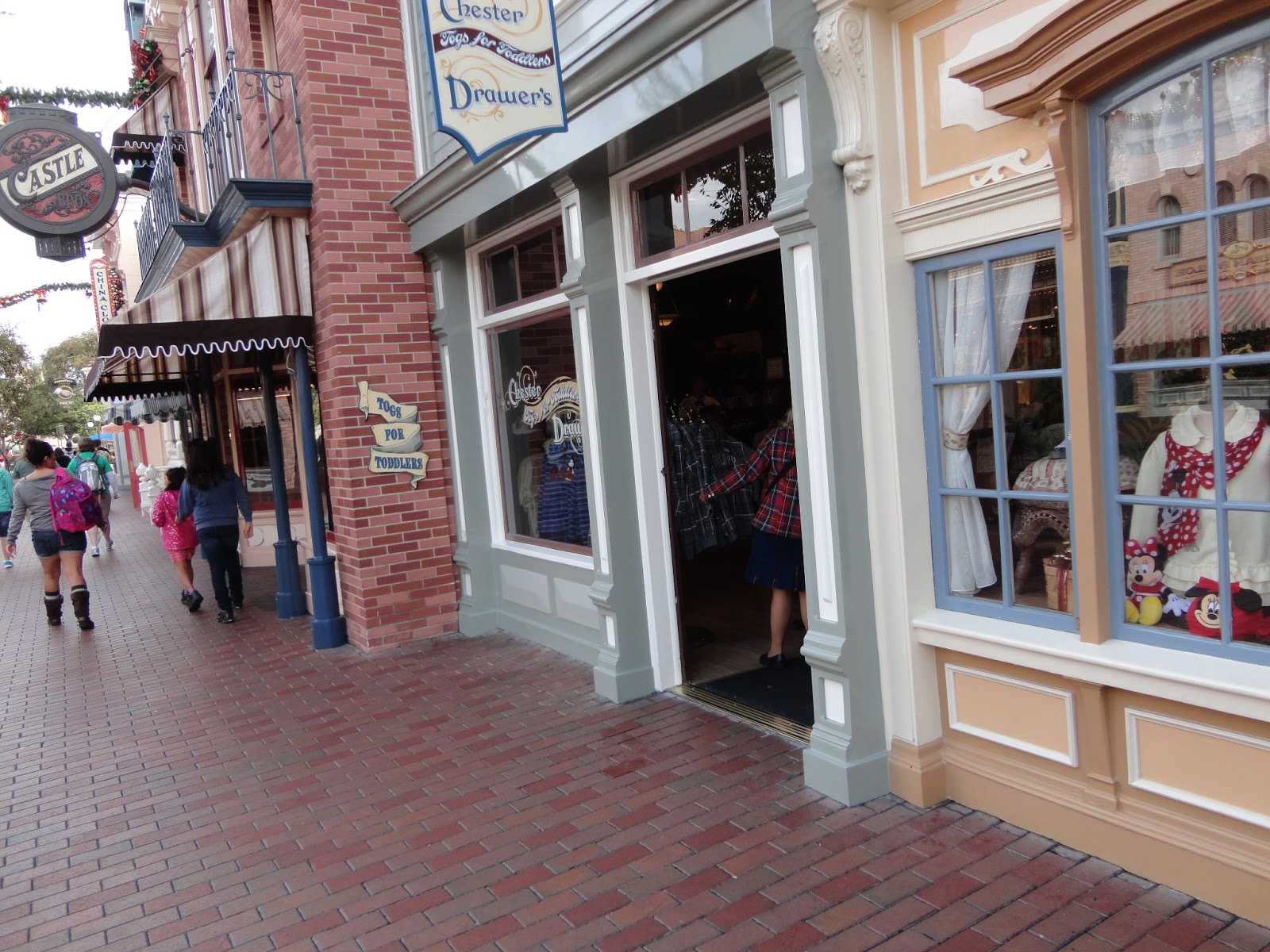 Disneyland: Main Street Chester Drawers 3Bldgs Next to Disney Clothiers