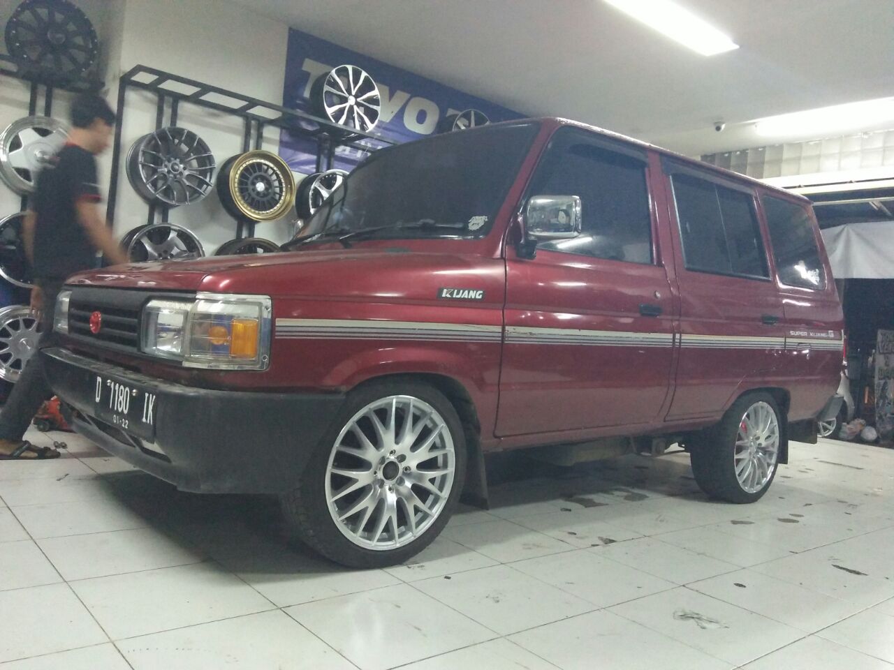 Modifikasi Velg Mobil Kijang Super, Simple dan Keren - Modifikasi.Me