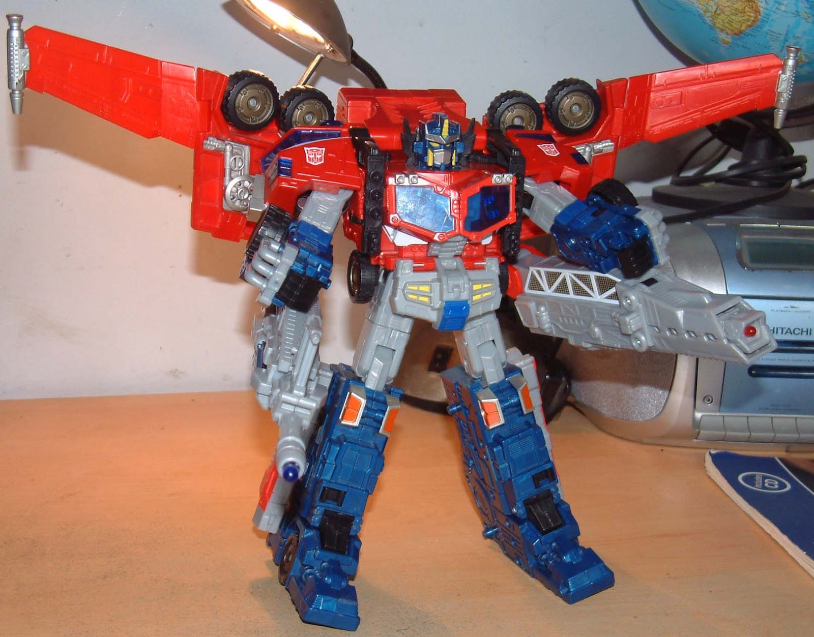 THE TRANSFORMERS: BIRTHDAY BLOG 2013- PART ONE CYBERTRON OPTIMUS PRIME 2005