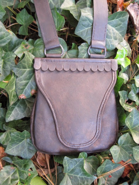 Contemporary Makers: Beaver Tail Rifle Bag By Bob Dodson