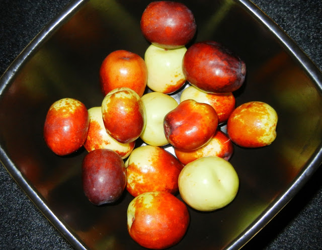 A photo, A thought............: Food: Lang jujube.......love the ...