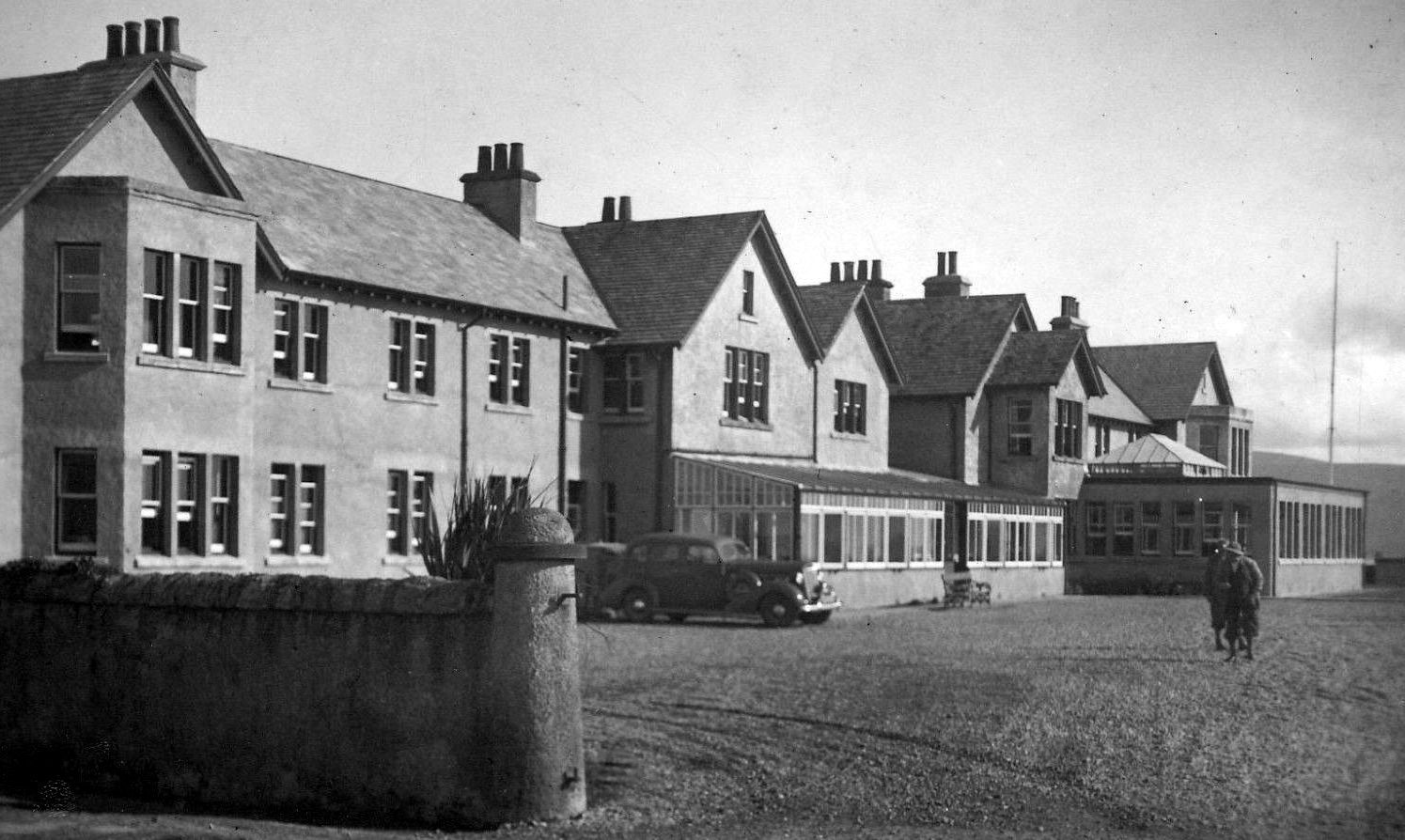 Tour Scotland: Old Photograph Links Hotel Brora Scotland