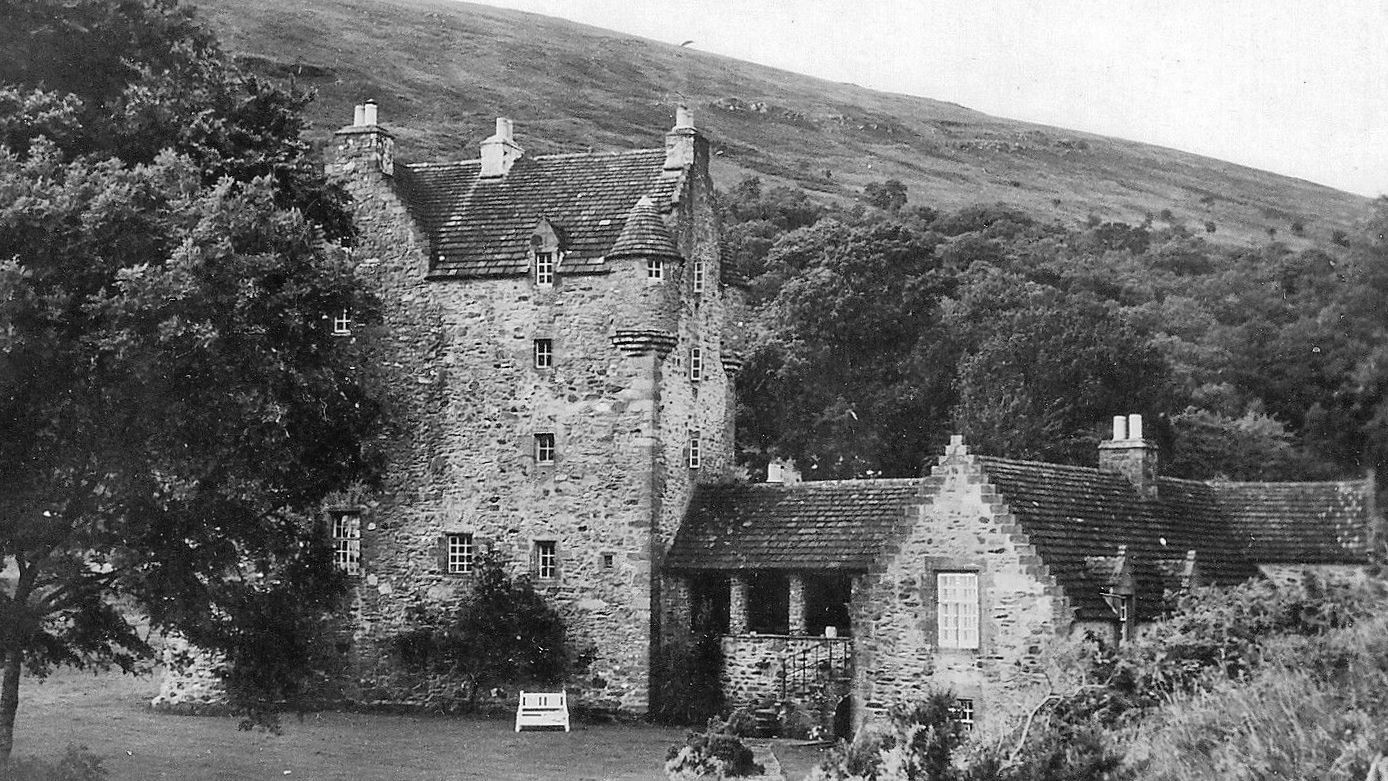 Tour Scotland: Old Photographs Dunderave Castle Scotland