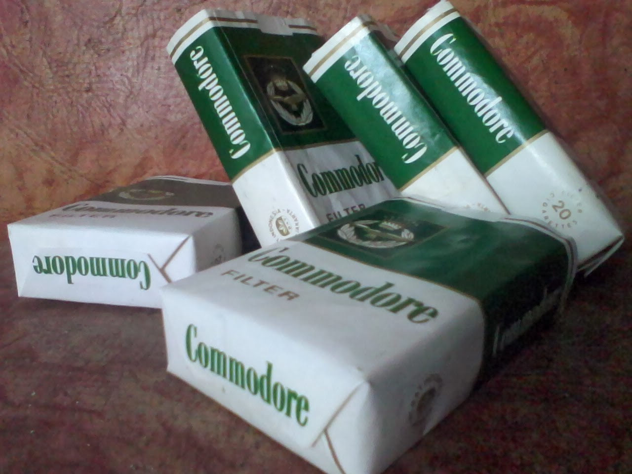 Cahyoes Antique Gallery: Bungkus Rokok COMMODORE