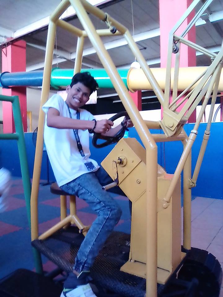 ICT- A JOURNEY THROUGH KNOWLEDGE: Philippine Science Centrum