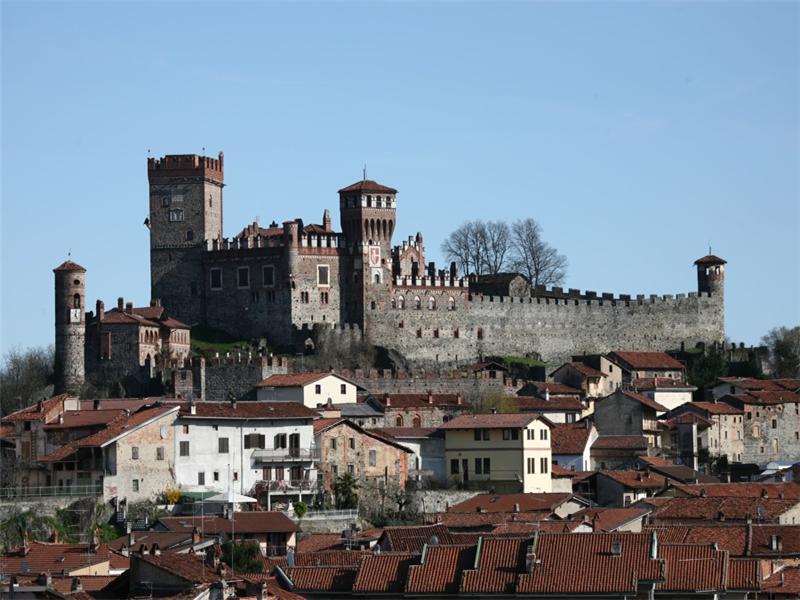 art 4 logic: Extraordinary Medieval Castle Piemonte Torino, TO 10018 ...