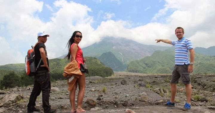 TOUR GUIDE PHOTOS: TULUS & Tourists from FRANCE