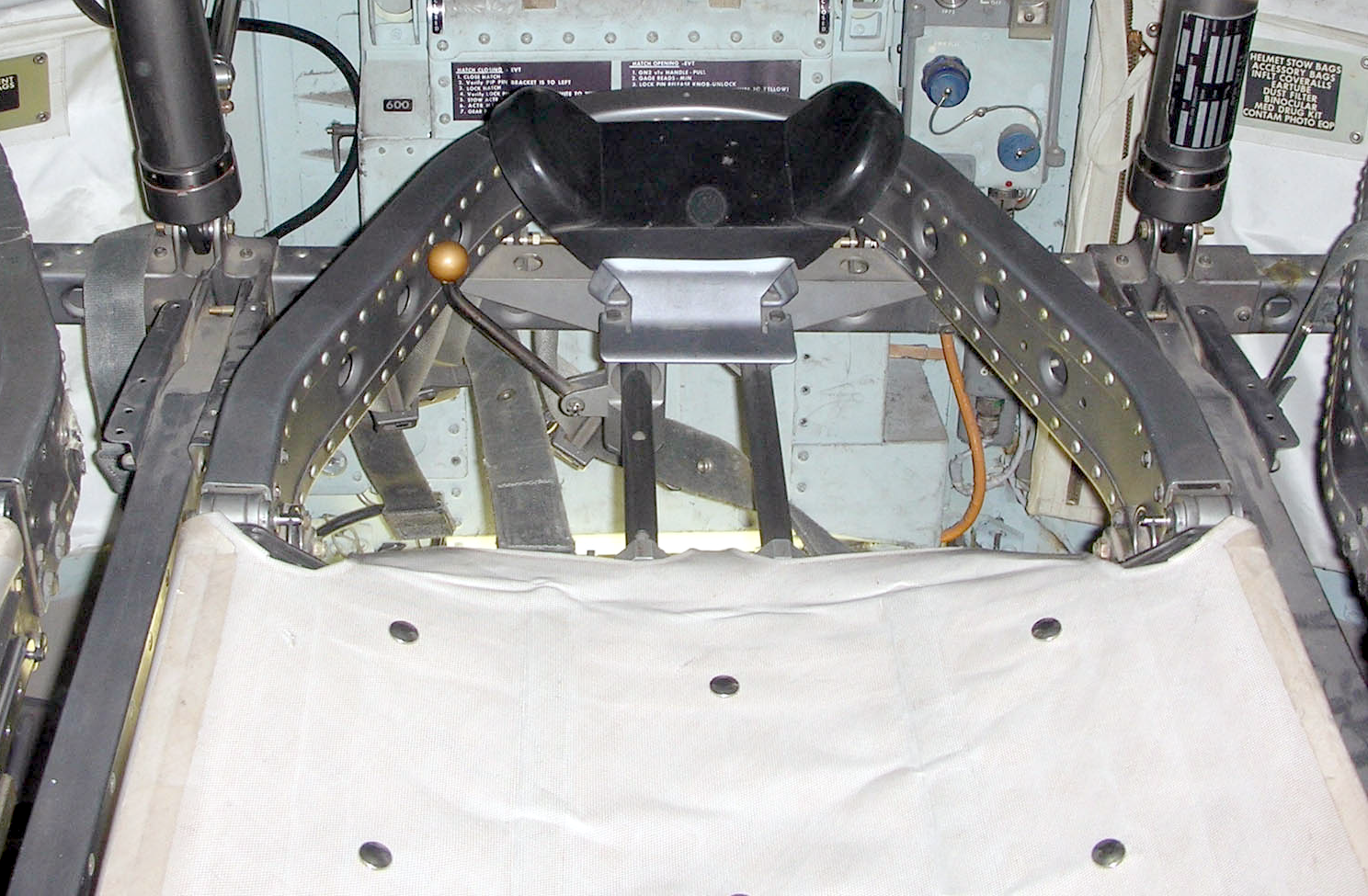 Exo Cruiser: Apollo CM Seats (Couch-Restraint System)