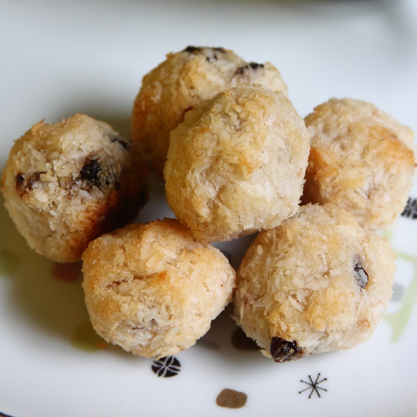 ShowFood Chef: Easy Cherry Coconut Macaroons - Simple Saturday