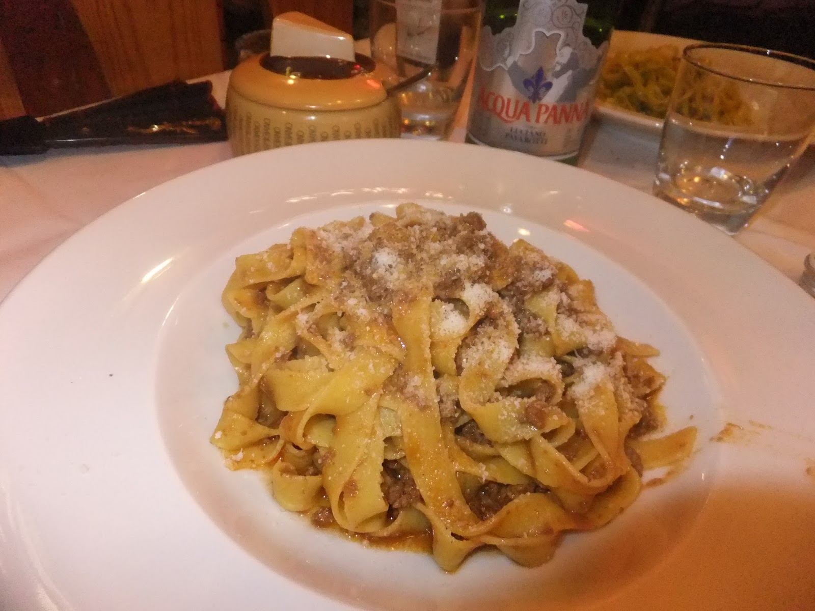 Russ & Cat's Excellent Adventure: La dotta, la grassa, la rosso - Bologna