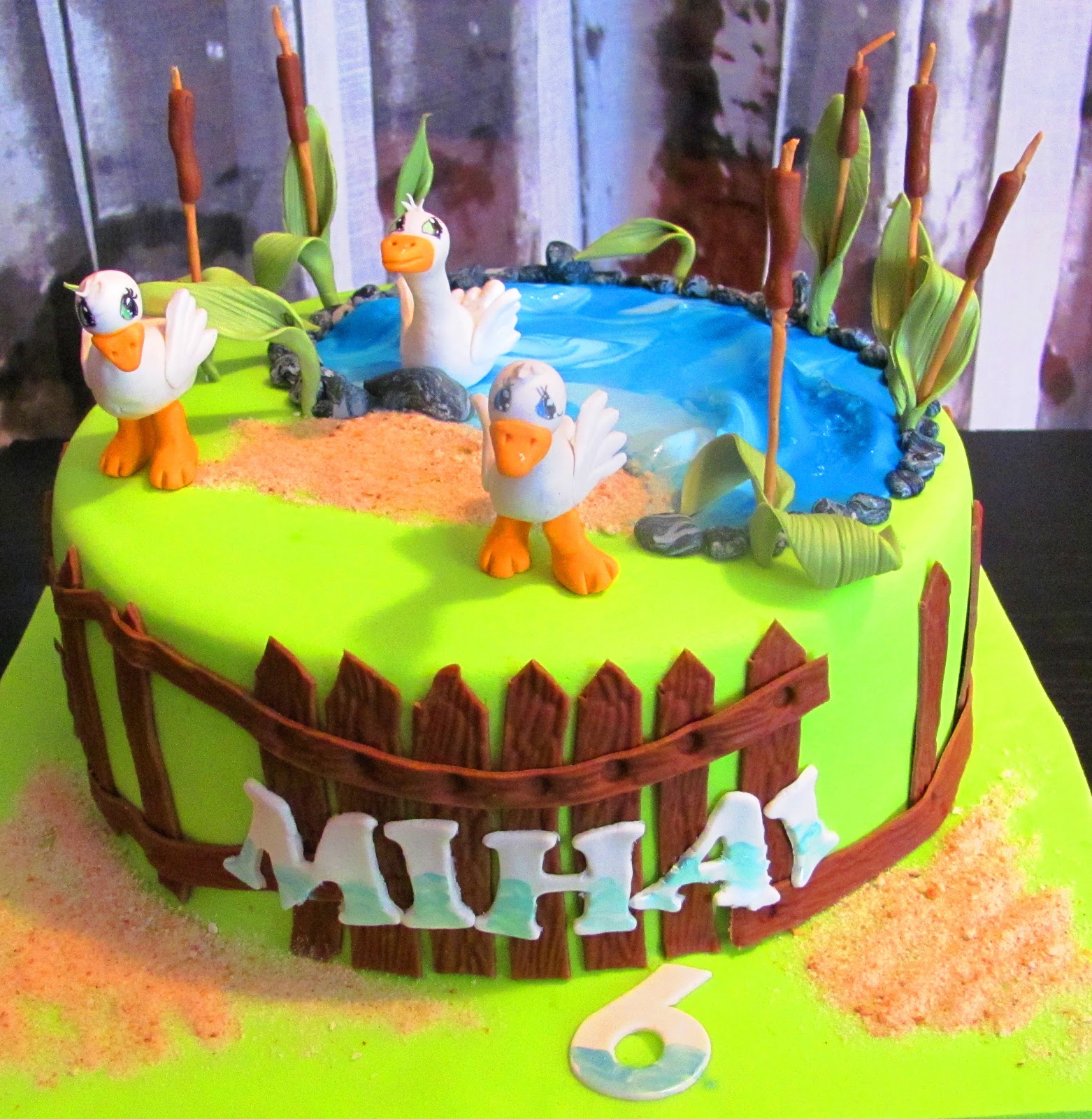 COMANDA TORT BUCURESTI: Tort cu ratuste....