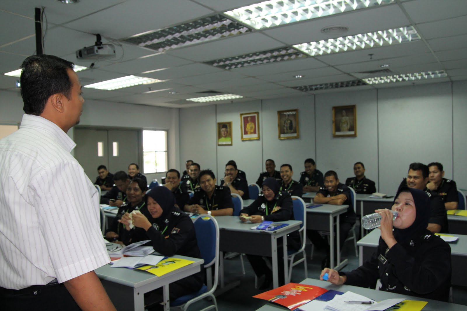 Pertubuhan Alumni Debat Malaysia (ADAM): Ceramah Motivasi di Maktab ...