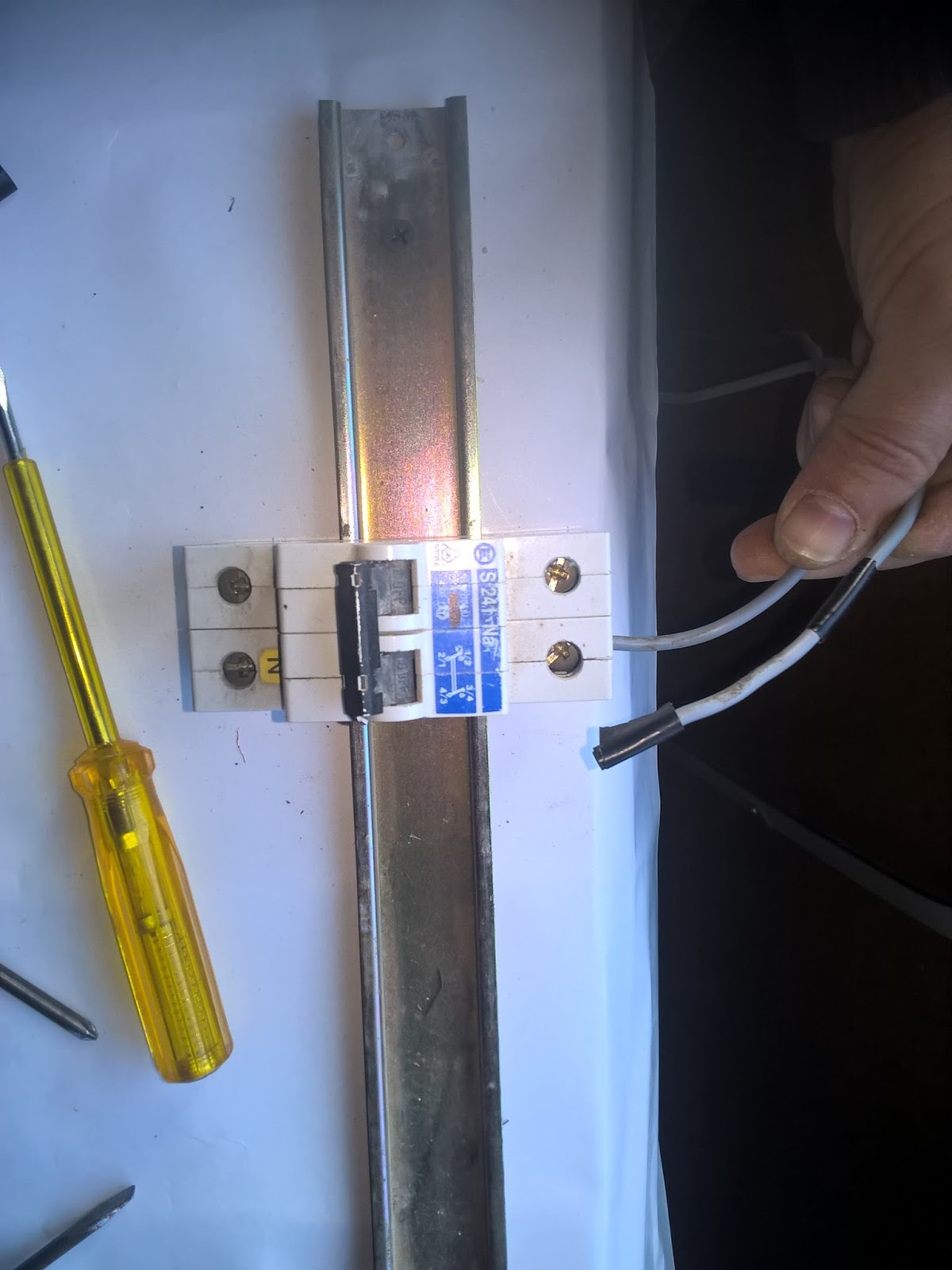 Electricitate generala: Cap scara cruce (schema circuit electric)