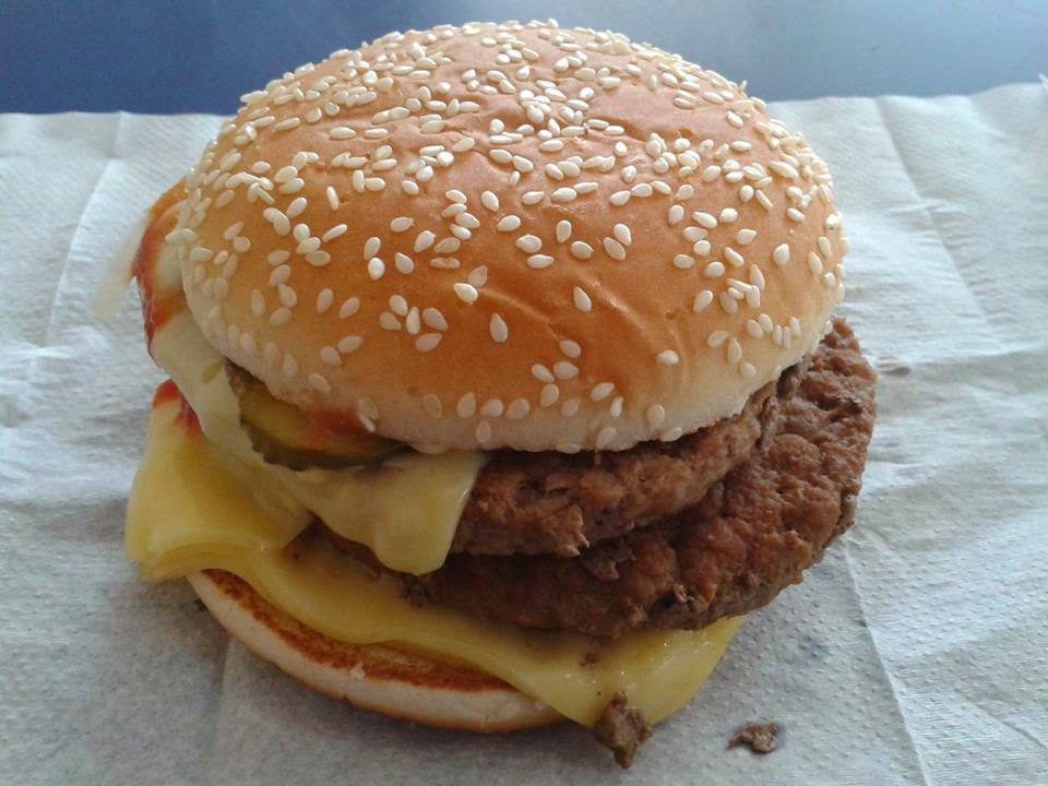 Eat n'Tell: Resenha: Super Cheese Quarterão (McDonald's)