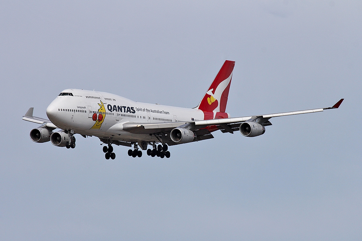 Perth Airport Spotter's Blog: Qantas's B747-438 'Spirit of the Olympic ...