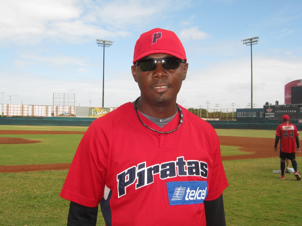 BEISBOL CAMPECHANO: * LLEGO ROBERTO GIRÓN