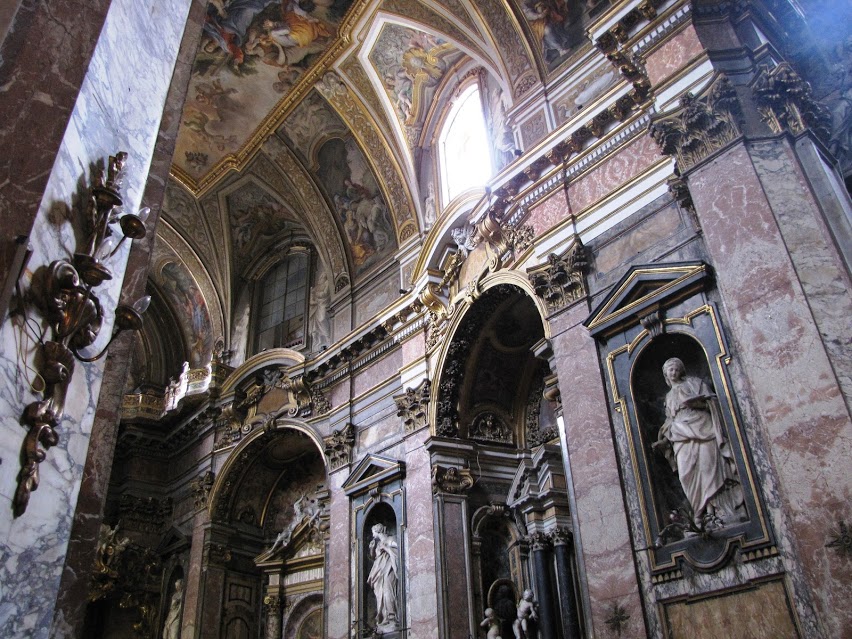 Deserto e stelle danzanti: IL ROCOCÒ E LA CHIESA DI ZUCCHERO