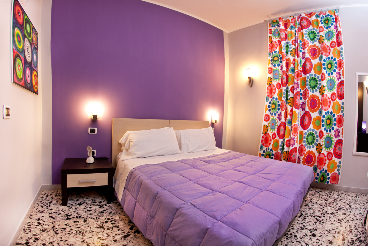 Alessandro Esposito H Rooms Boutique Hotel Napoli: Week end sul ...