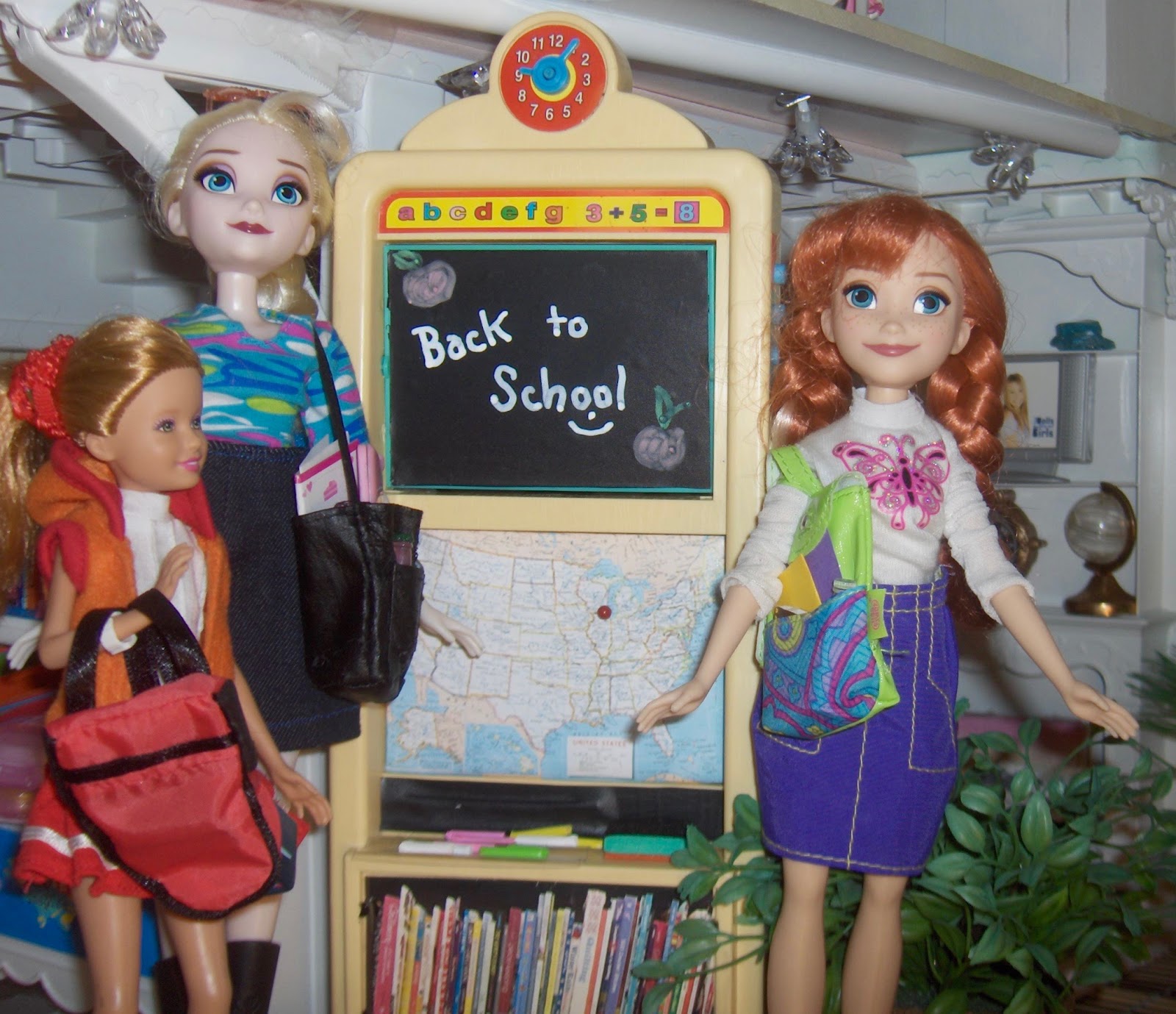 Barbie:OldNewGreenRedo : Back to School:Homework Cabinet and Chalkboard