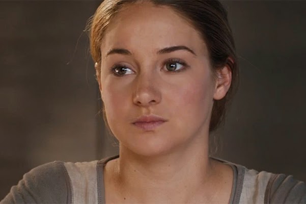 Kate Winslet and Shayleen Woodley in the new trailer tape 'divergence'