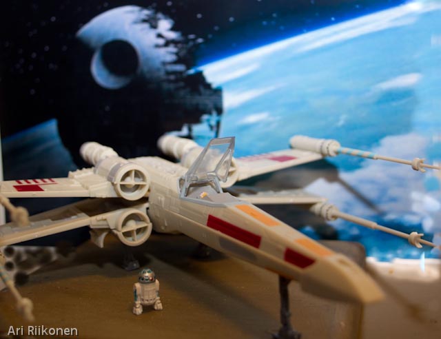 Luonnollisesti Mustolasta: X-WING FIGHTER