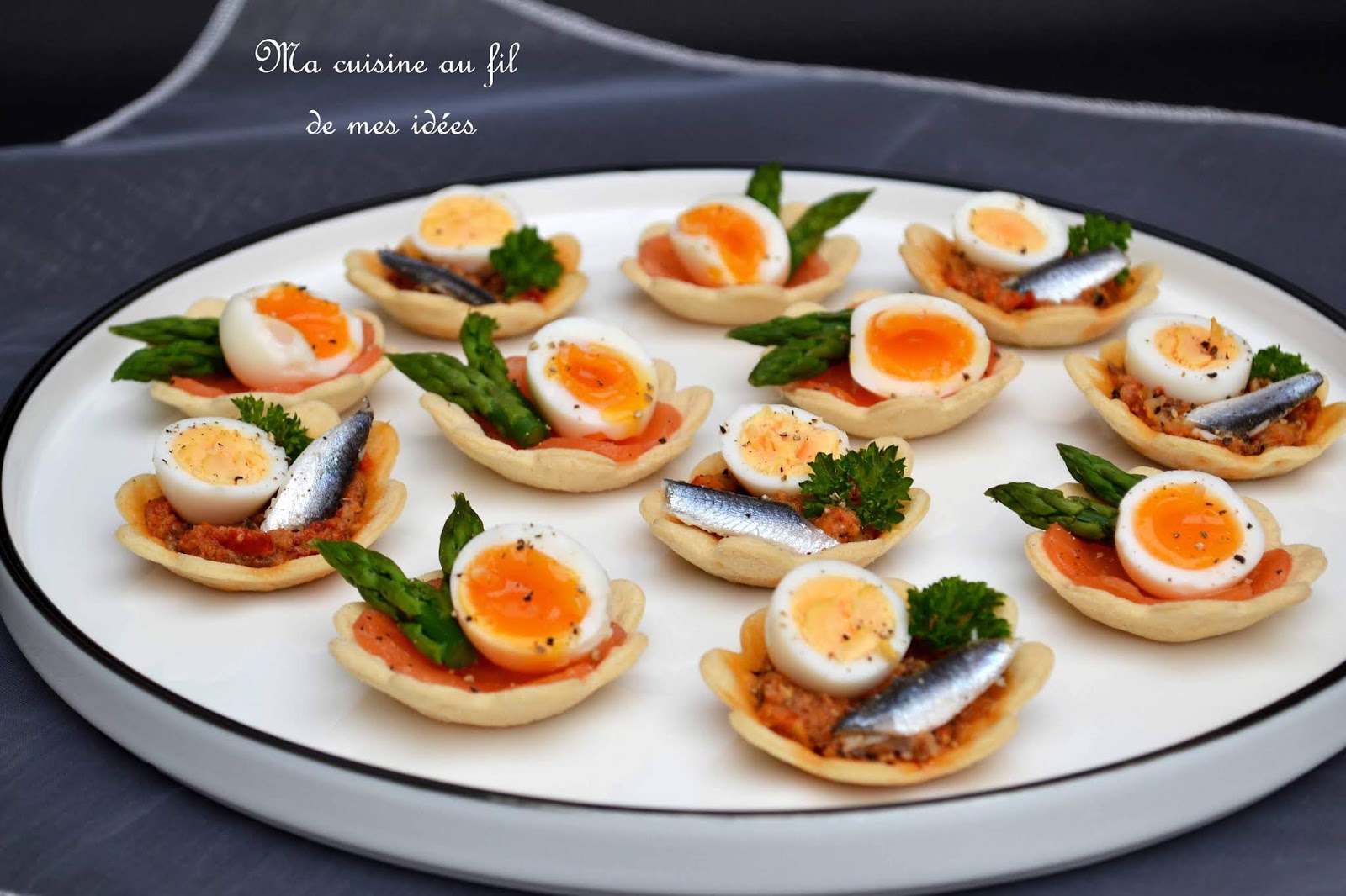 Ma cuisine au fil de mes idées...: Apéro time ! Minis Lotus saumon fumé ...